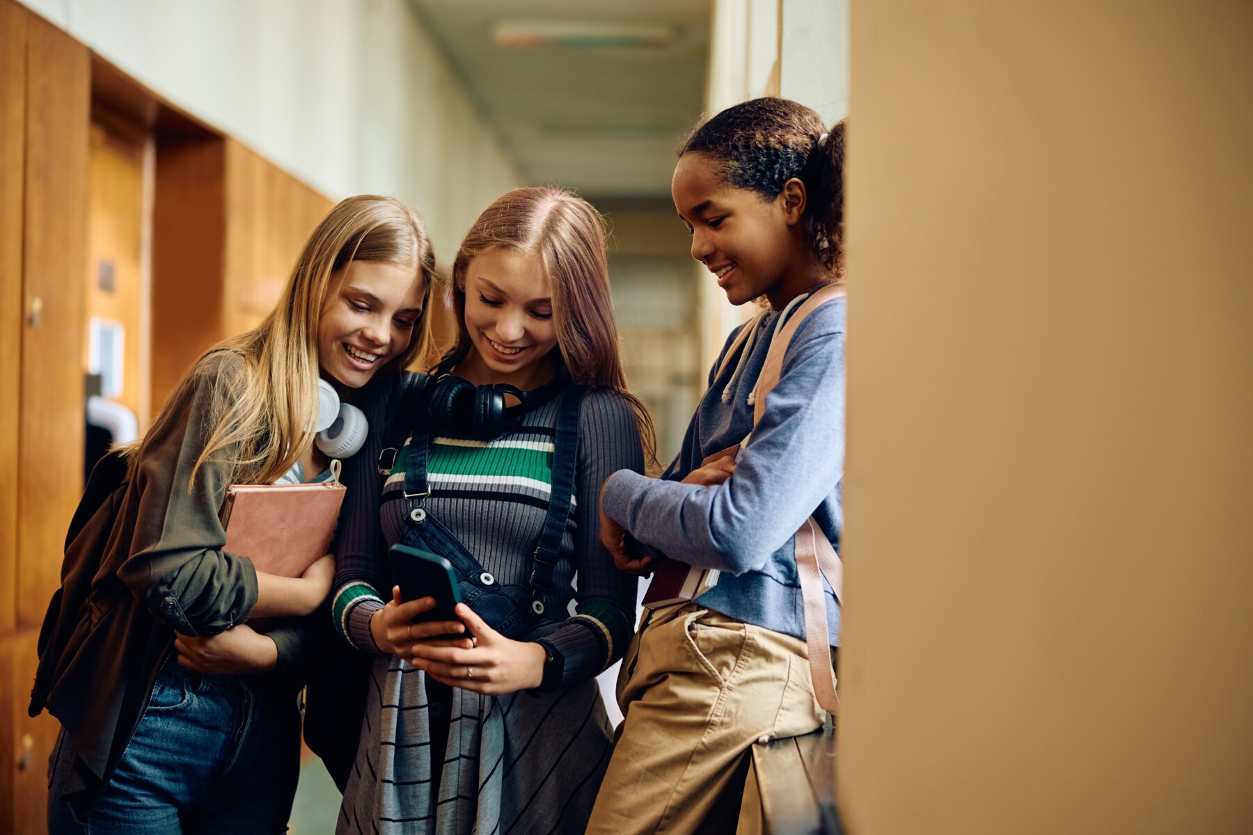 Task force exploring cell phone use policies - Maumee Valley