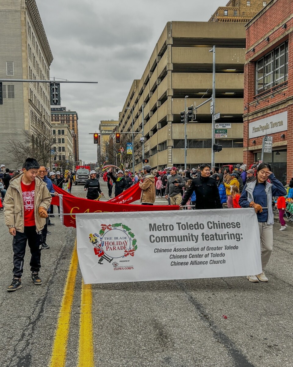 Dayal House students join Thanksgiving Parade - Maumee Valley